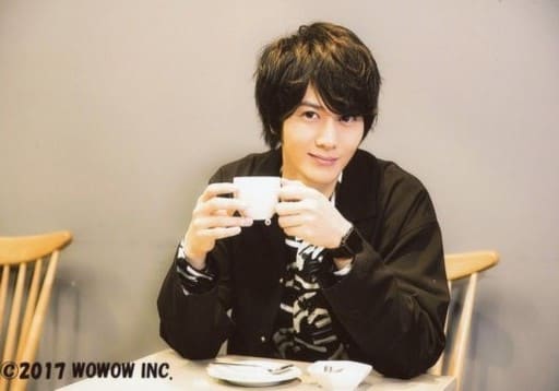 Official photo (male) / actor Motohiro Ota / Horizontal Type / Upper ...