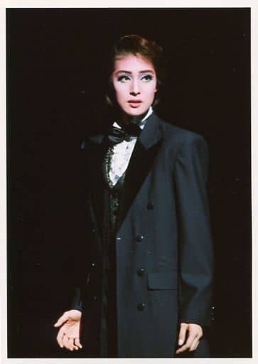 Official photo (female) / Takarazuka Revue (moon group) / actress Takarazuka Revue (Moon Group ...