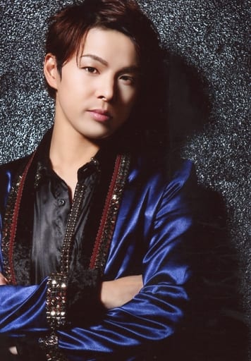 Official photo (male) / actor Ryosuke Kato (Deep) / Bust Up, Costume Blue, Black, Arms Set ...