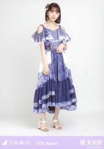 Official photo (Nogizaka46) / idol / Nogizaka46 Miona Hori / Whole Body ...