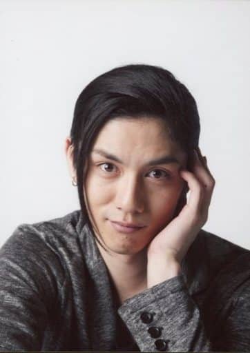 Official photo (male) / actor Tsunenori Aoki / Bust Up / Costume Grey ...