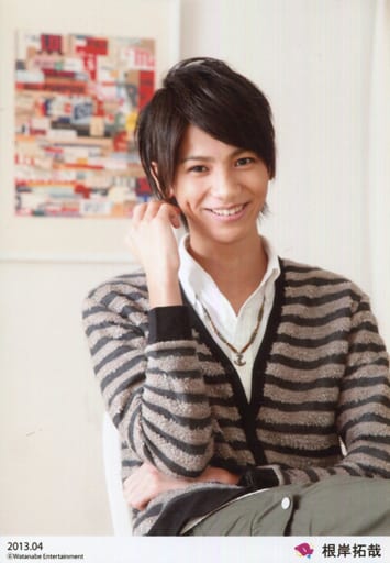 Official photo (male) / actor D2 / Takuya Negishi / Upper body, Sitting, Costume : Black, Grey ...