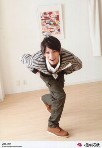 D2 / Takuya Negishi / Entire body / Costume : Black, Grey, Stripe, White Shirt, Both Hands ...