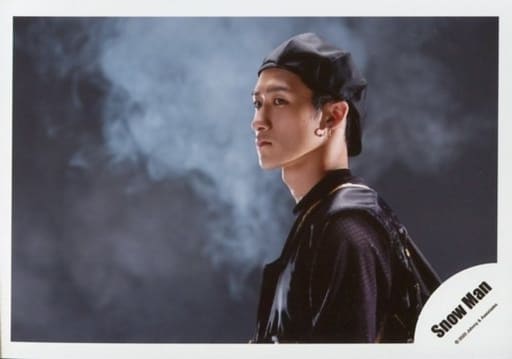 Snow Man / Hikaru Iwamoto / horizontal, bust up / single "KISSIN' MY ...