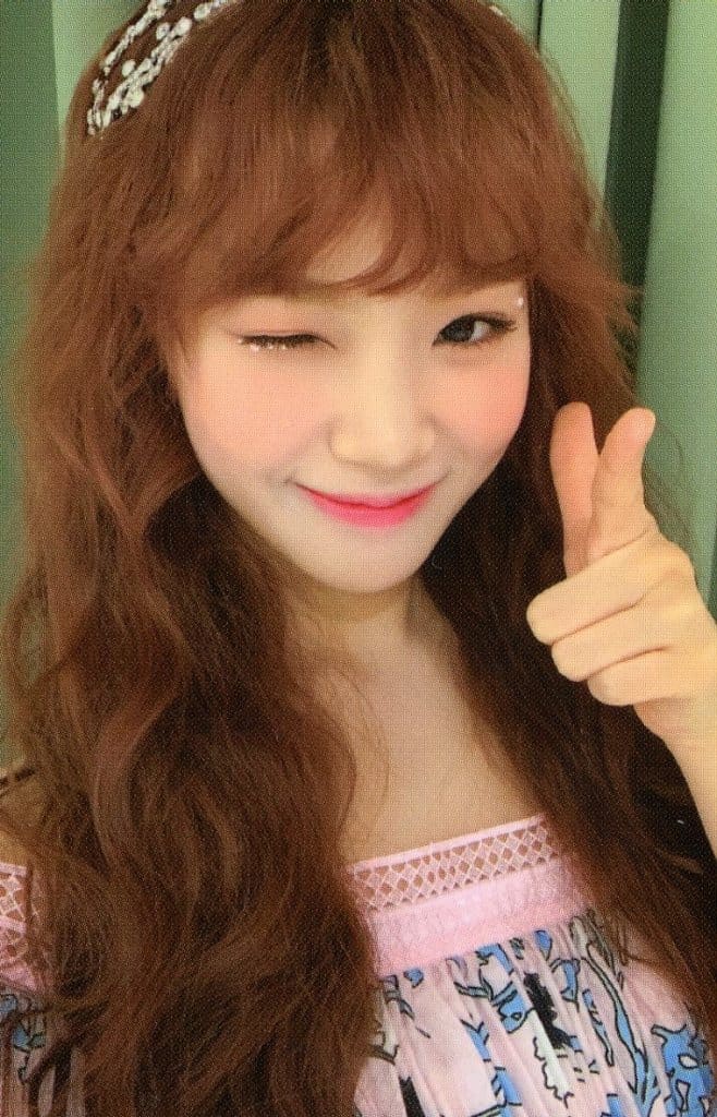 Collection Card (Female) / Special Photo Card for "IZ*ONE Photobook ...