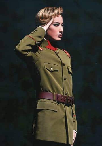 Official photo (female) / Takarazuka Revue (Hanagumi) / actress ...