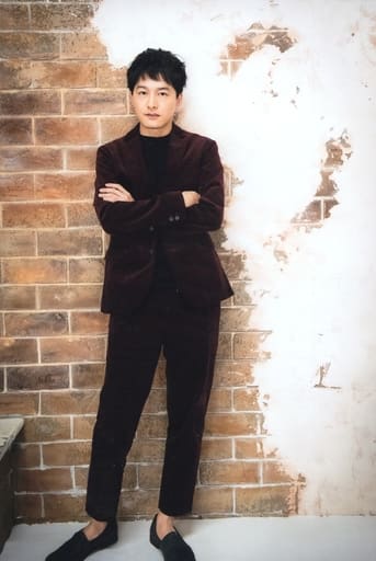 Official photo (male) / actor Yuichi Ito / KG Size (Postcard Size) / 「 Hitori wa Minna no Tameni ...