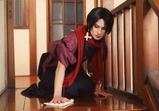 Official photo (male) / actor Ryo Matsuda (Kiyomitsu KAU) / horizontal, full-body, seated ...