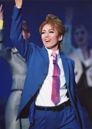Official photo (female) / Takarazuka Revue (Sora-gumi) / actress ...