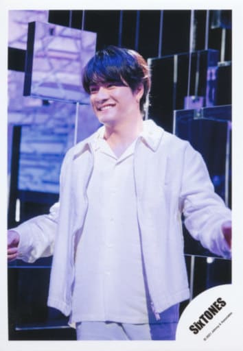 SixTONES / Shintaro Morimoto / Above-the-knee / Single "I am not I" MV ...