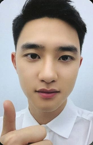 EXO / Dio (D.O.) / Costume White / fingers of the right hand Heart ...