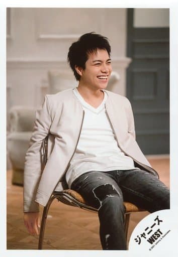 Official photo (Johnnys) / idol / Johnny's West Johnny's West / Daiki Shigeoka / above knee ...