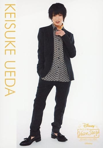 Official photo (male) / actor Keisuke Ueda / Entire body / "Disney ...