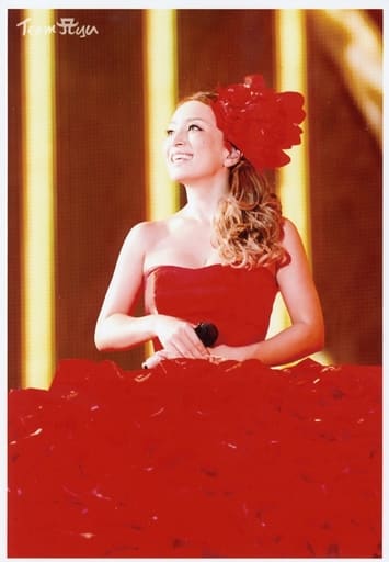 Official photo (female) / singer Ayumi Hamasaki / Live Photo / 「 Team ...