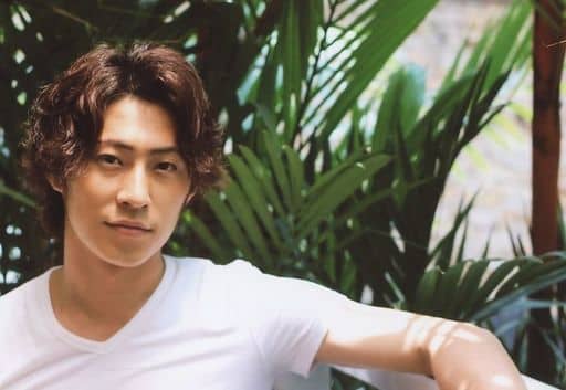 Official photo (male) / actor Ken Ogasawara / Horizontal / "Ken ...