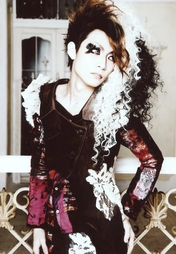 Official photo (Male) / visual kei band / Moran Moran/Sizna / Upper body / CDs "hollow Man ...