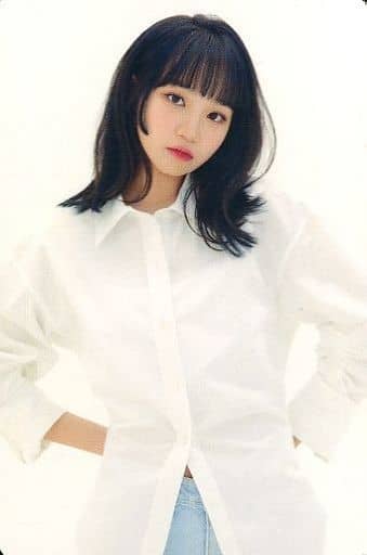 Collection card (female) / "ONLINE CONCERT ONE, THE STORY" trading card ...
