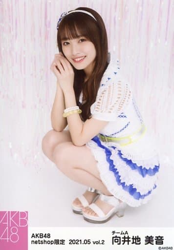 Official photo (AKB48, SKE48) / idol / AKB48 Mion Mukaichi / Whole Body / Sitting / AKB48 May ...