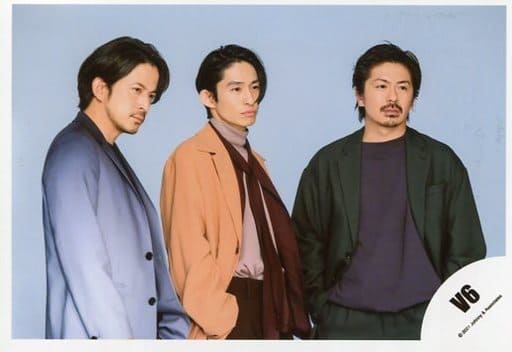 V6 / Jun' ichi Okada / Ken Miyake / Tsuyoshi Morita / Horizontal / Upper body / Single "We are ...