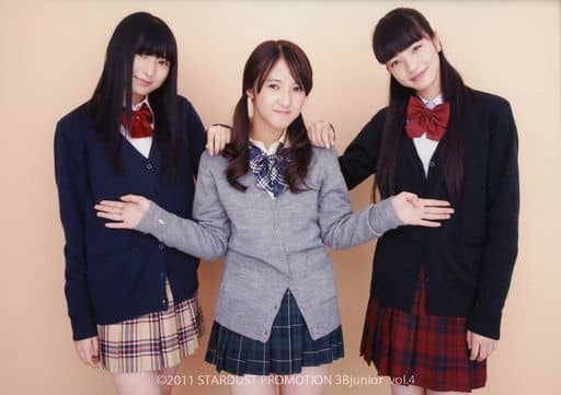 Shizune Nagao, Ryoka Aoi, Nana Komatsu / Horizontal / 2011 STARDUST PROMOTION 3 Bjunior vol. 4 ...