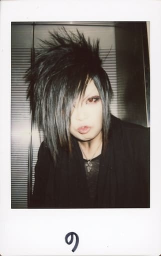 Official photo (Male) / visual kei band / DEVIL KITTY ☆ DEVIL KITTY / Elegant / With a message ...