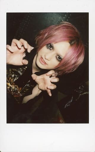 Official photo (Male) / visual kei band / BugLug BugLug / Issei ...