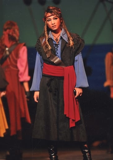 Official photo (female) / Takarazuka Revue (star group) / actress ...