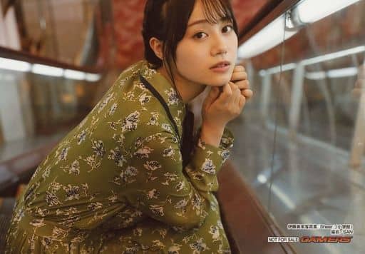 Official photo (female) / voice actor Miku Ito / Horizontal / Photo Collection "Sheer" Gamers ...