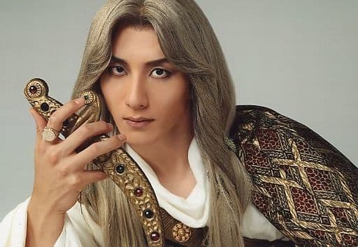 Official photo (male) / actor Yusuke Onuki (Izmir) / Yokozuna ...