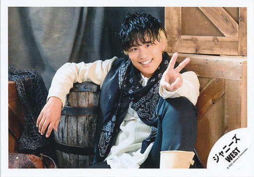 Official photo (Johnnys) / idol / Johnny's West Johnny's West / Terufumi kiriyama / horizontal ...