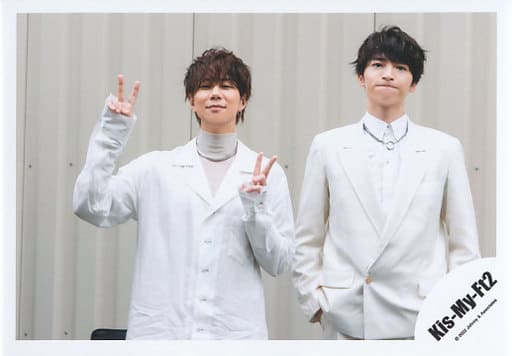 Kis-My-Ft2 / Hiromitsu Kitayama / Yuta Tamamori / horizontal, upper body / single "Two as One ...