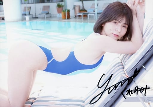 Official photo (female) / Gravure idol Yumi Akaha / with handwritten signature / Yokozuna ...
