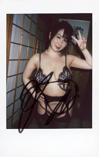 Official photo (female) / Gravure idol ☆ Rui Kiriyama / with handwritten signature / Blu-ray ...