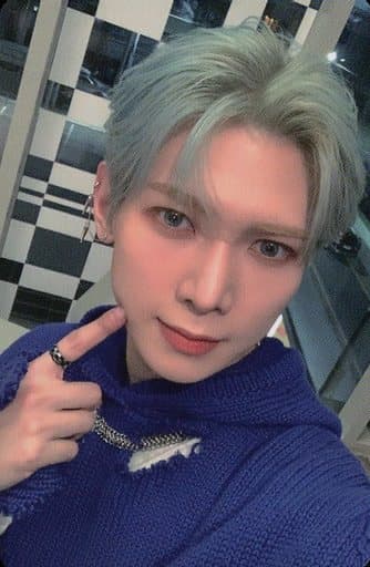 Collection Card (Male) / CD "THE WORLD EP. 1 : MOVEMENT" Tower Records ...