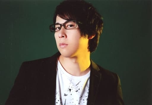 Official photo (male) / Voice actor Yusuke Shirai / Horizontal ...