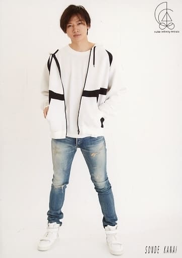 Official photo (male) / actor Shigehiro Kanai / Whole body / C. I. A ...