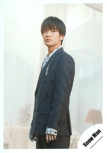 Snow Man / Tatsuya Fukazawa / upper body / single "Tapestry / W" MV ...