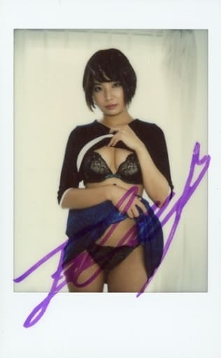 Official photo (female) / Gravure idol ☆ Tsukasa Kanzaki / with handwritten signature / DVDs ...