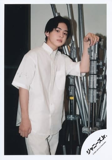 Boys be / Yukiya Ikegawa / on the knees / "Summer Paradise 2023" goods off shot / official ...