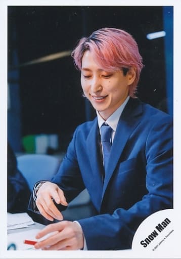 Snow Man / Daisuke Sakuma / upper body / single "Dangerholic" MV ...