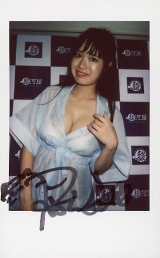 Official photo (female) / Gravure idol ☆ Meguro 璃彩 / with handwritten signature / DVD-「 Milky ...