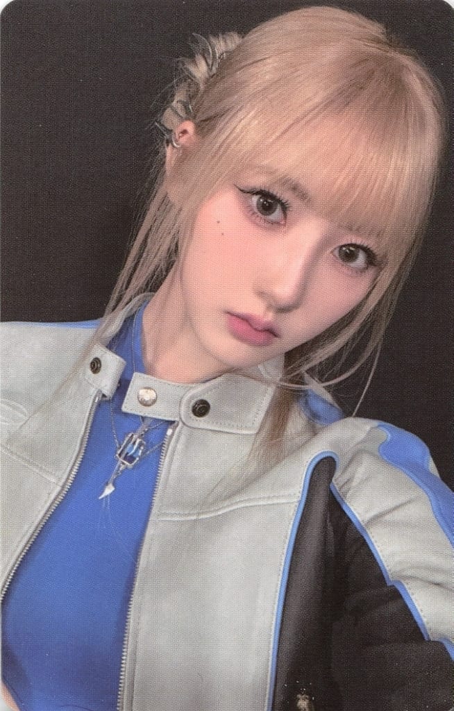 BABYMONSTER/RAMI (Lami) / Back red / CDs "BABYMONS7ER" (PHOTOBOOK ver ...