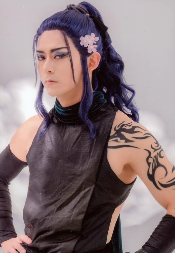 Official photo (male) / actor Takuma Sueno (Tasuku Shiranui) / Upper ...