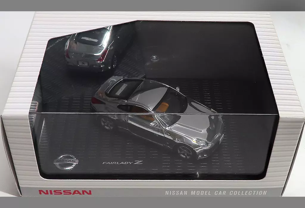 ミニカー 1/43 NISSAN FAIRLADY Z COUPE Z33 MY07(クローム) 「NISSAN MODEL CAR COLLECTION」 [KWAM002102 ...