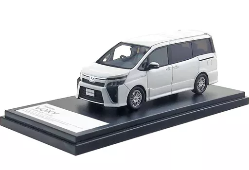 [Damaged Goods] 1/43 Toyota VOXY HYBRID ZS 2019 (White Pearl Crystal ...