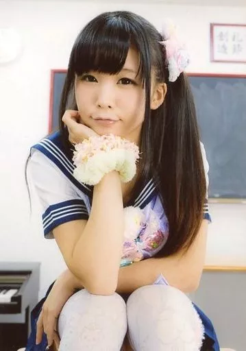 Official photo (female) / cosplayer Akira Itsuki / Knee-Up, Squatting, Costume White, Blue ...