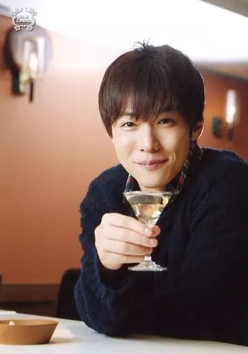 Ittetsu (Ittetsu SUZUKI) / Upper Body / Black Costume / Right Hand with ...