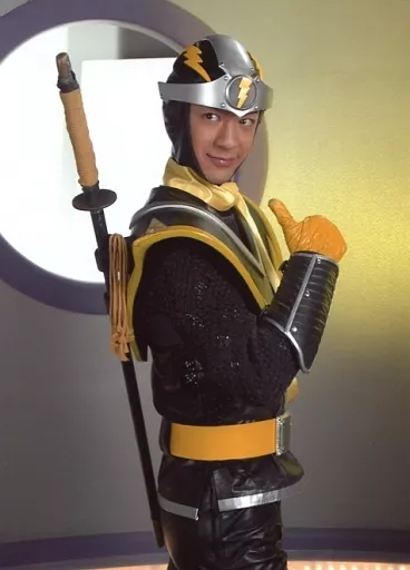 Official photo (male) / actor Hiroya Matsumoto / Kneecaps / Black ...