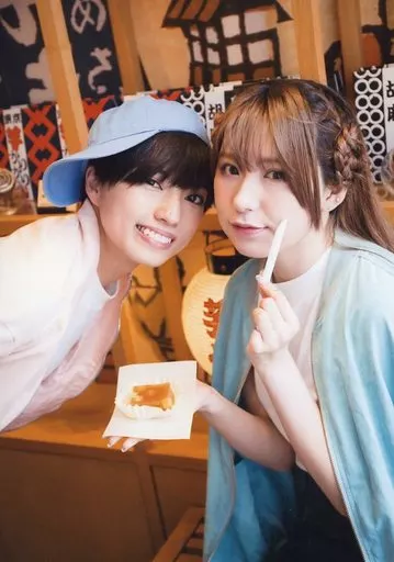 Official photo (female) / idol Nao Takami / Uki Satake / Upper Body ...