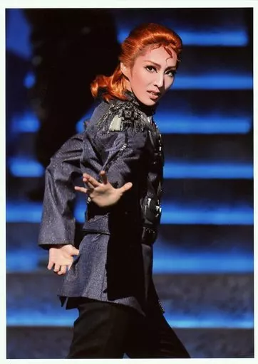 Official photo (female) / Takarazuka Revue (Sora-gumi) / actress ...